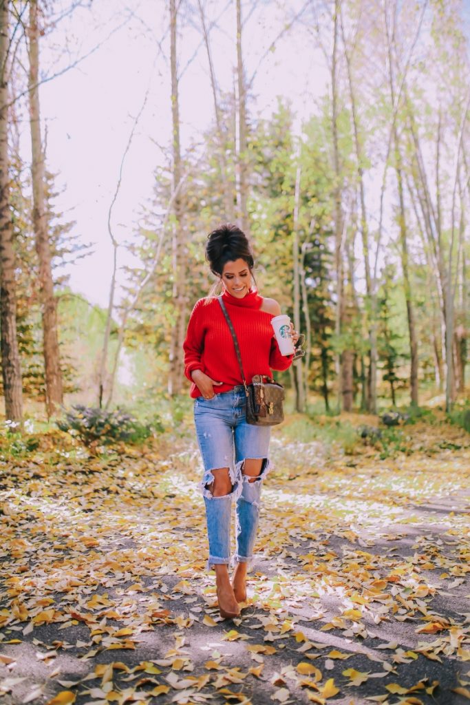Fall Boyfriend Jeans #OOTD | The Sweetest Thing